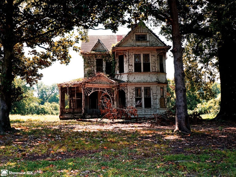 57 Hilariously Terrible Real Estate Photos